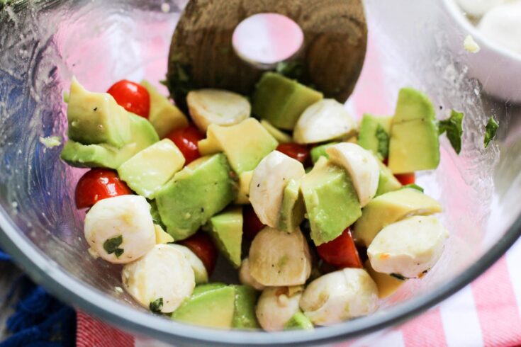 Summer Avocado Caprese Salad - Latina Mom Meals