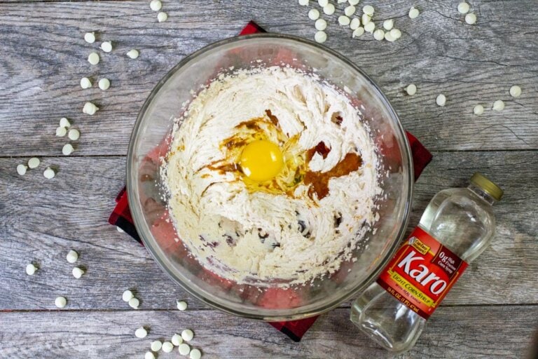 Chewy White Chocolate Chip Guava Cookies - Latina Mom Meals