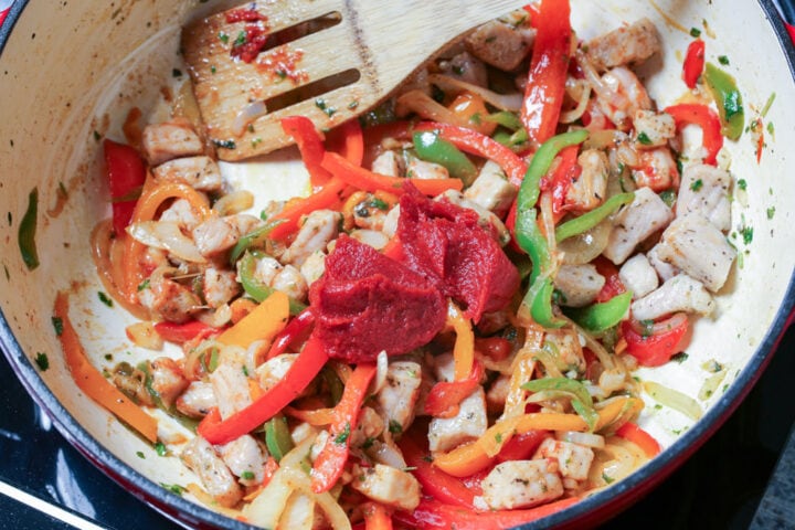 Puerto Rican Spaghetti with Pork Chops - Latina Mom Meals