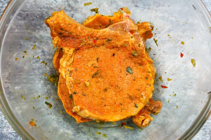 Easy Puerto Rican Fried Pork Chops: Chuletas Fritas