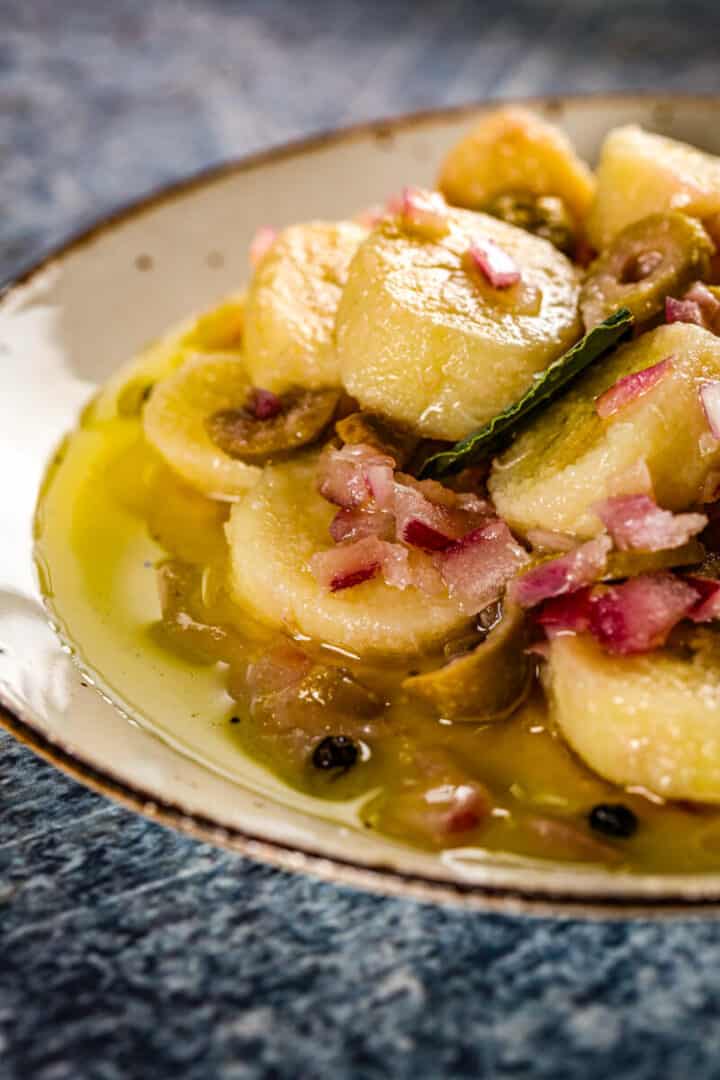 Guineos en Escabeche (Pickled Green Bananas)